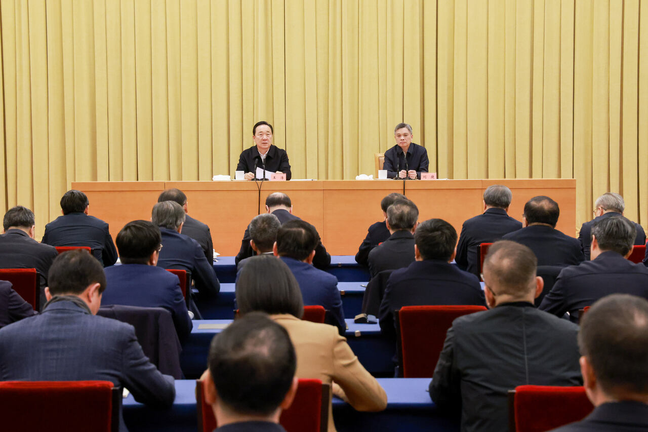 省委常委会扩大会议传达学习贯彻中央经济工作会议精神 王浩主持并讲话_浙江党建网